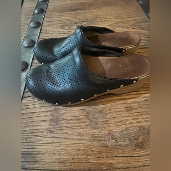 Dansko | Shoes | Guc Women Dansko Perforated Blackleather Slip Slide ...